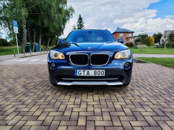 Zils BMW X1 2010 Birštonas, ar dzinēja tilpumu 2.00 L un nobraukumu 320 tūkst. km par 3999 €, foto 1 vietnē AUTOMOTO.COM.LV