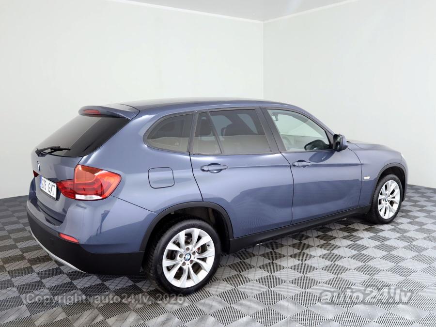 Zils BMW X1 2010 Tallina, ar dzinēja tilpumu 3.00 L un nobraukumu 299 tūkst. km par 3999 €, foto 4 vietnē AUTOMOTO.COM.LV
