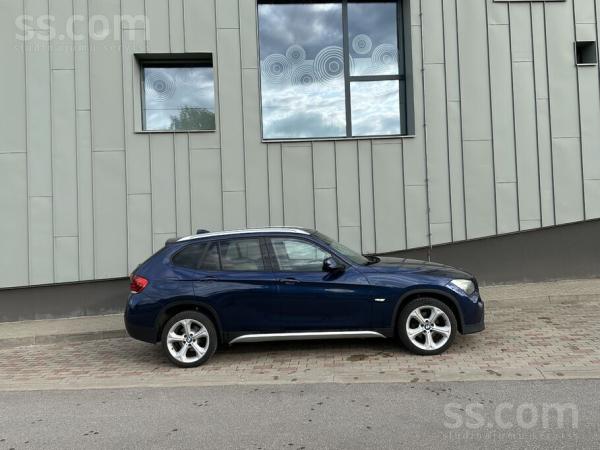 Zils BMW X1 2011 Bauska, ar dzinēja tilpumu 2.00 L un nobraukumu 264 tūkst. km par 8440 €, foto 2 vietnē AUTOMOTO.COM.LV