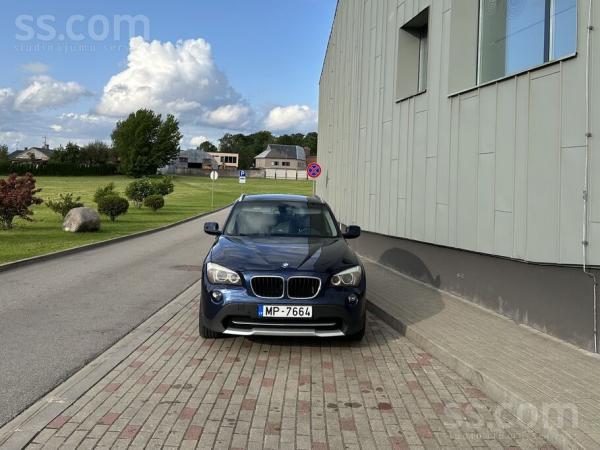 Zils BMW X1 2011 Bauska, ar dzinēja tilpumu 2.00 L un nobraukumu 264 tūkst. km par 8440 €, foto 6 vietnē AUTOMOTO.COM.LV