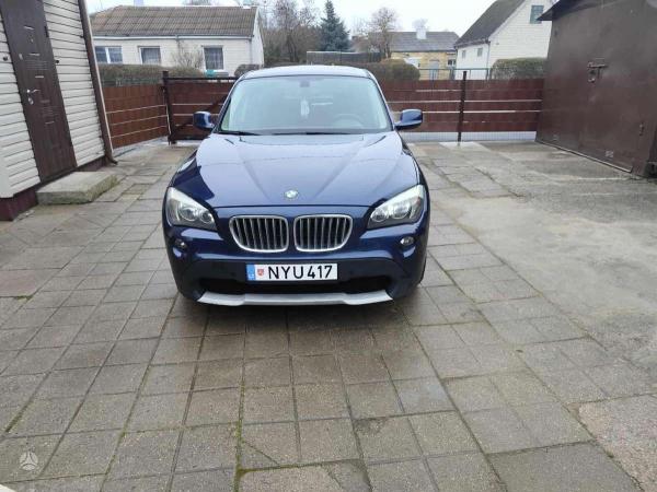 Zils BMW X1 2011 Šauļi, ar dzinēja tilpumu 2.00 L un nobraukumu 299 tūkst. km par 7500 €, foto 1 vietnē AUTOMOTO.COM.LV