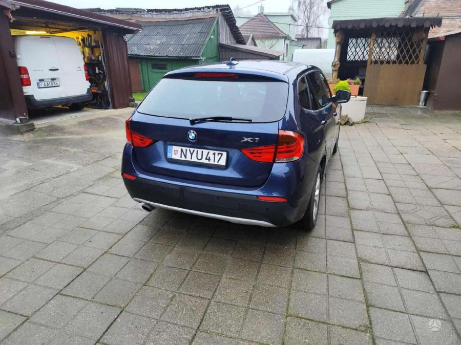 Blue BMW X1 2011 in Siauliai, with an engine capacity of 2.00 L and mileage of 299 thousand km for 7500 €, photo 5 on AUTOMOTO.COM.LV