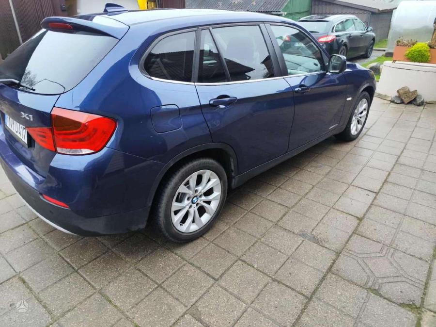 Blue BMW X1 2011 in Siauliai, with an engine capacity of 2.00 L and mileage of 299 thousand km for 7500 €, photo 11 on AUTOMOTO.COM.LV