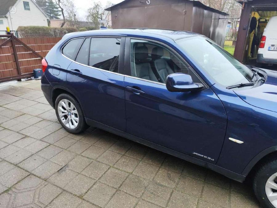 Blue BMW X1 2011 in Siauliai, with an engine capacity of 2.00 L and mileage of 299 thousand km for 7500 €, photo 12 on AUTOMOTO.COM.LV