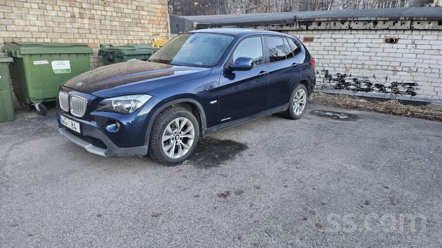 Blue BMW X1 2011 in Riga, with an engine capacity of 2.00 L and mileage of 256 thousand km for 5500 €, photo 2 on AUTOMOTO.COM.LV