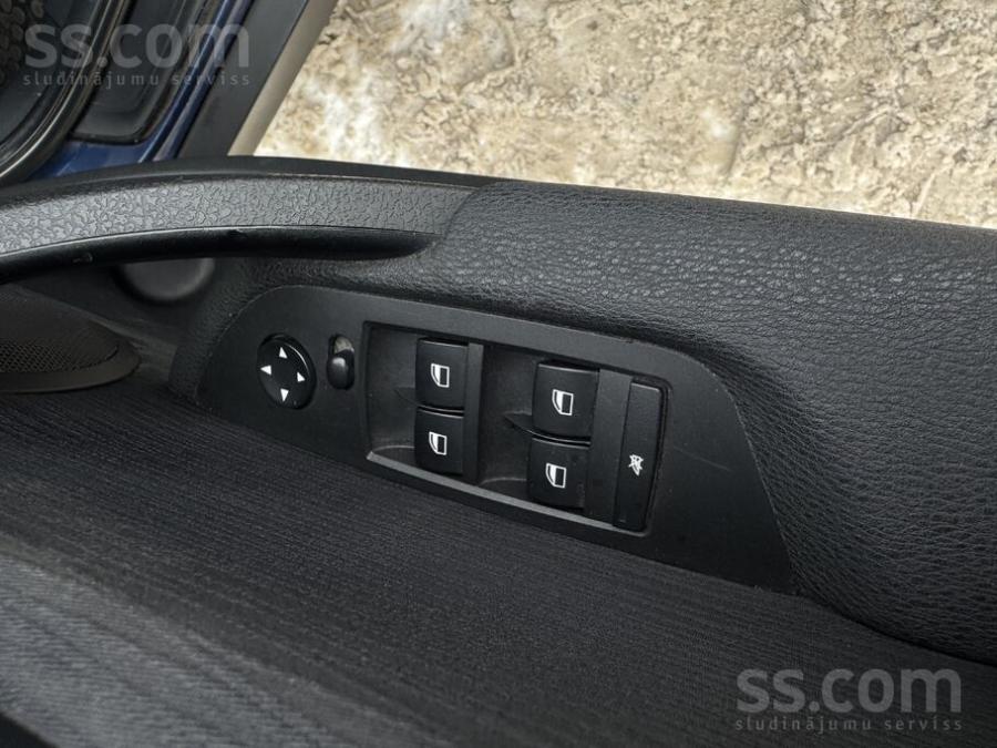 Blue BMW X1 2011 in Riga, with an engine capacity of 2.00 L and mileage of 0 thousand km for 6750 €, photo 22 on AUTOMOTO.COM.LV
