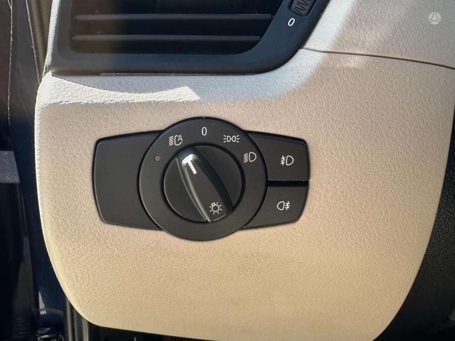 Zils BMW X1 2011 Alīta, ar dzinēja tilpumu 2.00 L un nobraukumu 187 tūkst. km par 7780 €, foto 17 vietnē AUTOMOTO.COM.LV