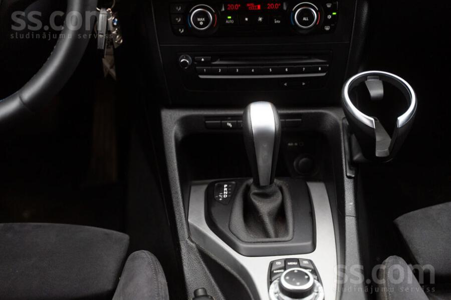 Blue BMW X1 2011 in Liepaja, with an engine capacity of 2.00 L and mileage of 337 thousand km for 7700 €, photo 22 on AUTOMOTO.COM.LV