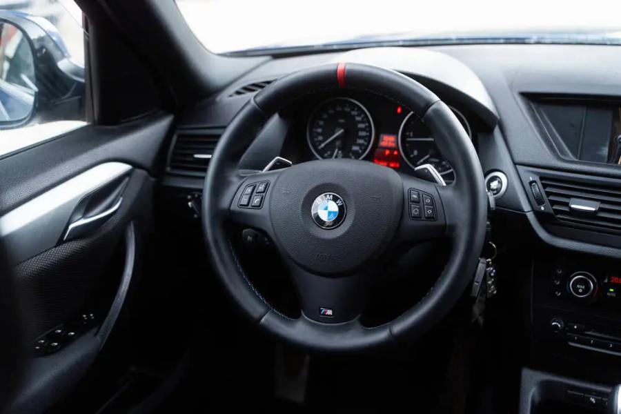 Zils BMW X1 2011 Liepāja, ar dzinēja tilpumu 2.00 L un nobraukumu 337 tūkst. km par 7700 €, foto 21 vietnē AUTOMOTO.COM.LV