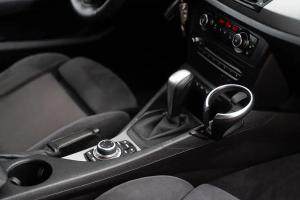 Zils BMW X1 2011 Liepāja, ar dzinēja tilpumu 2.00 L un nobraukumu 337 tūkst. km par 7700 €, foto 24 vietnē AUTOMOTO.COM.LV