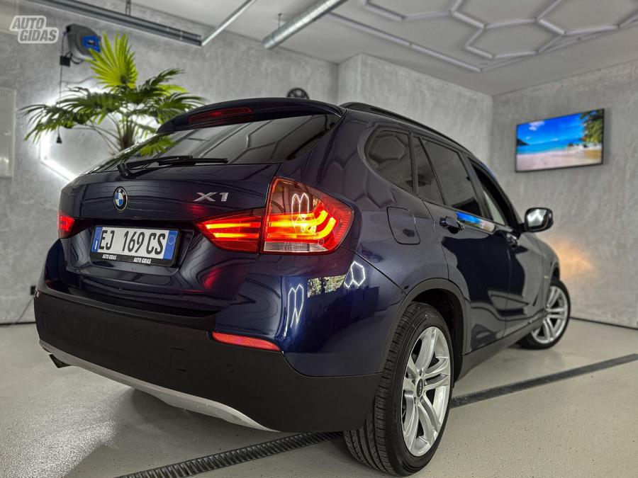 Blue BMW X1 2011 in Kaunas, with an engine capacity of 2.00 L and mileage of 280 thousand km for 6350 €, photo 5 on AUTOMOTO.COM.LV