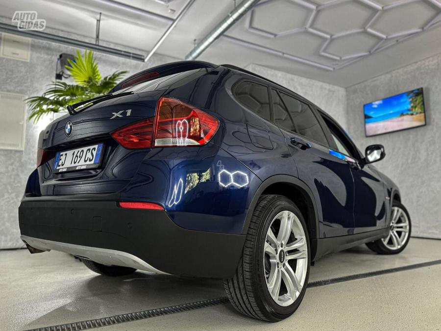 Blue BMW X1 2011 in Kaunas, with an engine capacity of 2.00 L and mileage of 280 thousand km for 6350 €, photo 16 on AUTOMOTO.COM.LV
