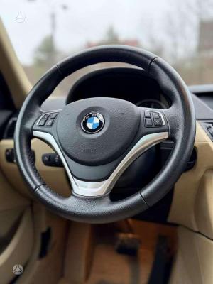 Zils BMW X1 2012 Šauļi, ar dzinēja tilpumu 2.00 L un nobraukumu 292 tūkst. km par 9950 €, foto 22 vietnē AUTOMOTO.COM.LV