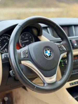 Zils BMW X1 2012 Šauļi, ar dzinēja tilpumu 2.00 L un nobraukumu 292 tūkst. km par 9950 €, foto 21 vietnē AUTOMOTO.COM.LV