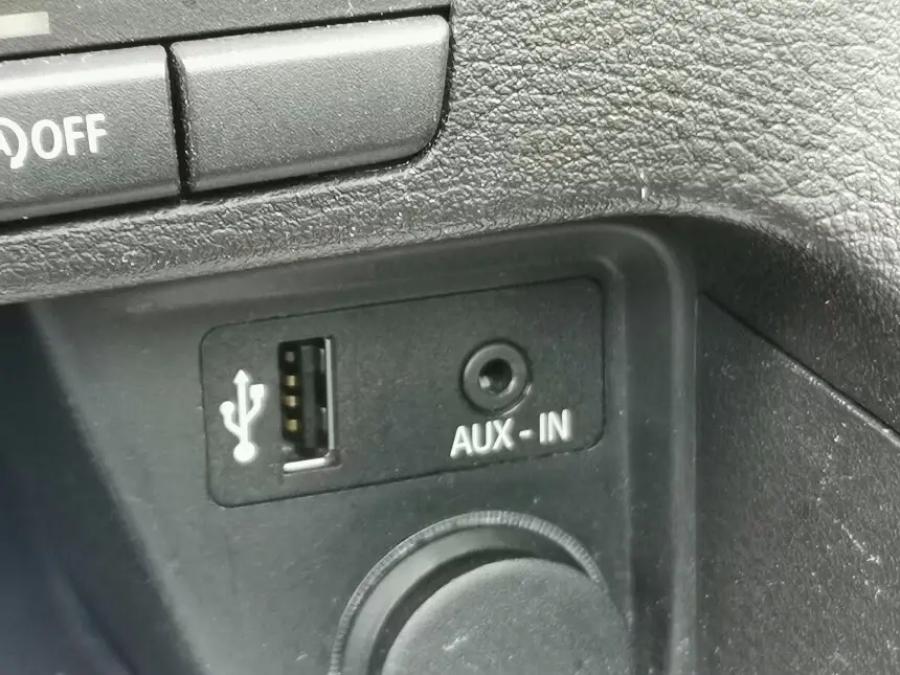 Zils BMW X1 2012 Kuldīga, ar dzinēja tilpumu 2.00 L un nobraukumu 244 tūkst. km par 9600 €, foto 17 vietnē AUTOMOTO.COM.LV