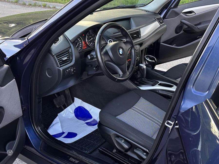 Zils BMW X1 2012 Panevēža, ar dzinēja tilpumu 2.00 L un nobraukumu 198 tūkst. km par 7250 €, foto 19 vietnē AUTOMOTO.COM.LV