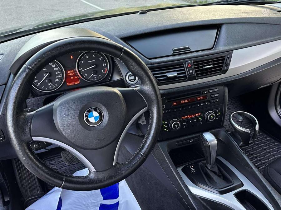 Zils BMW X1 2012 Panevēža, ar dzinēja tilpumu 2.00 L un nobraukumu 198 tūkst. km par 7250 €, foto 24 vietnē AUTOMOTO.COM.LV