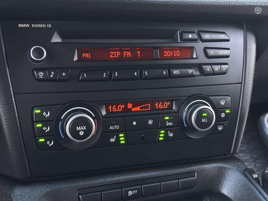 Zils BMW X1 2012 Panevēža, ar dzinēja tilpumu 2.00 L un nobraukumu 198 tūkst. km par 7250 €, foto 25 vietnē AUTOMOTO.COM.LV