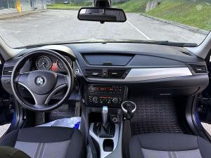 Zils BMW X1 2012 Panevēža, ar dzinēja tilpumu 2.00 L un nobraukumu 198 tūkst. km par 7250 €, foto 31 vietnē AUTOMOTO.COM.LV