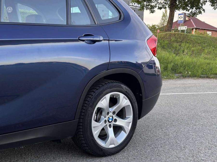Zils BMW X1 2012 Panevēža, ar dzinēja tilpumu 2.00 L un nobraukumu 198 tūkst. km par 7250 €, foto 33 vietnē AUTOMOTO.COM.LV