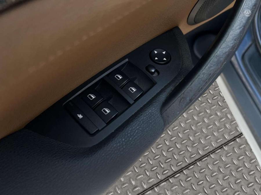 Zils BMW X1 2012 Kauņa, ar dzinēja tilpumu 2.00 L un nobraukumu 306 tūkst. km par 6999 €, foto 14 vietnē AUTOMOTO.COM.LV