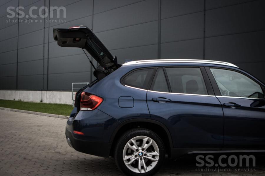 Zils BMW X1 2013 Rīga, ar dzinēja tilpumu 2.00 L un nobraukumu 276 tūkst. km par 10990 €, foto 11 vietnē AUTOMOTO.COM.LV