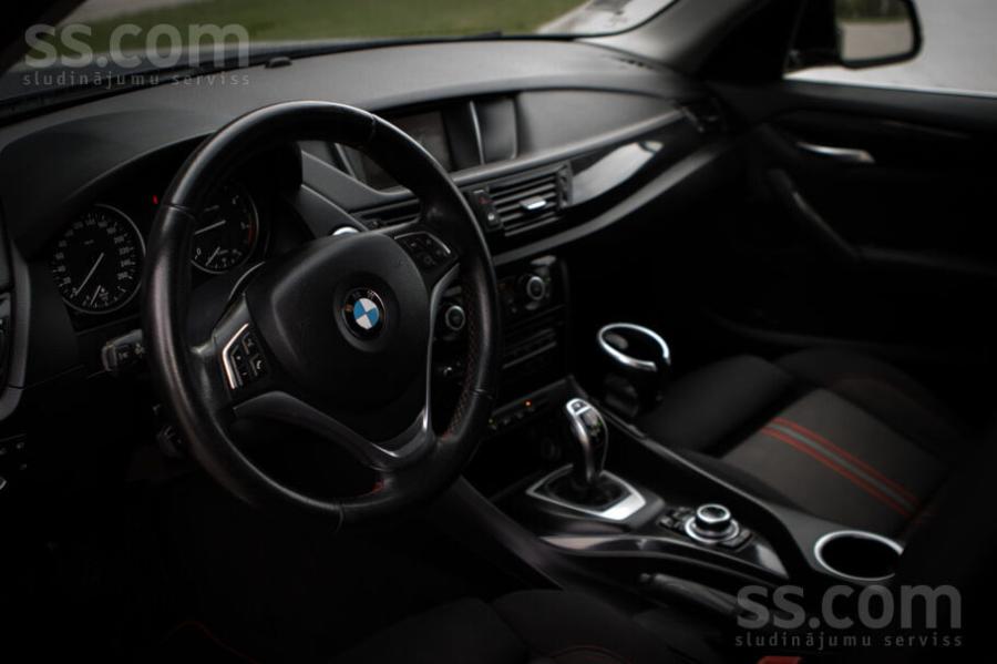 Zils BMW X1 2013 Rīga, ar dzinēja tilpumu 2.00 L un nobraukumu 276 tūkst. km par 10990 €, foto 12 vietnē AUTOMOTO.COM.LV