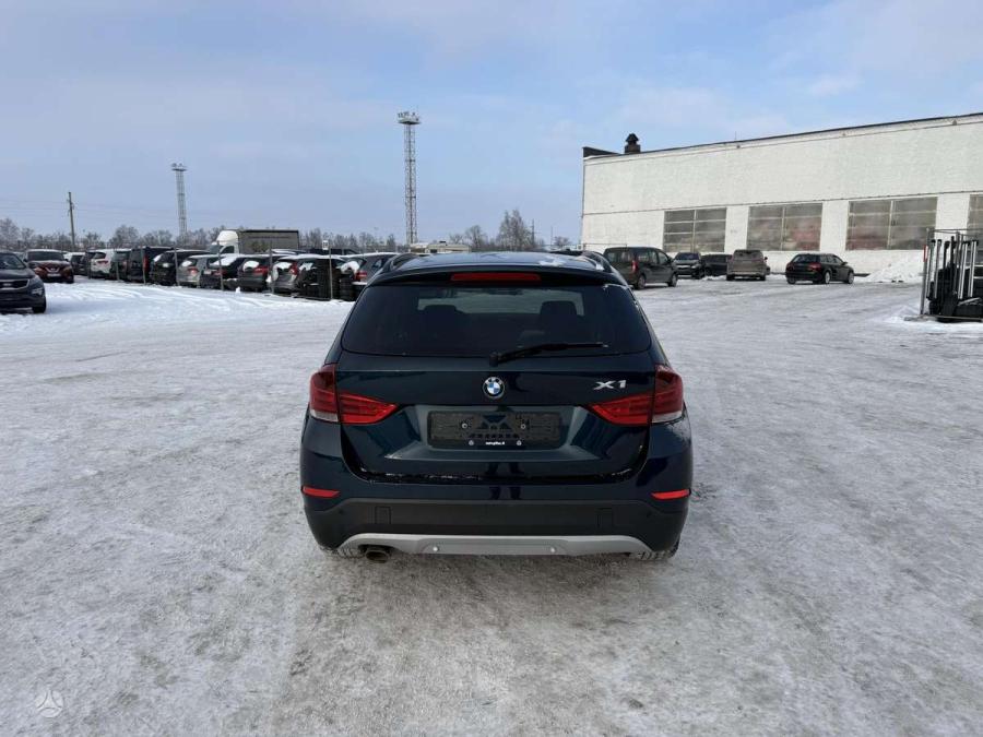 Zils BMW X1 2013 Marijampole, ar dzinēja tilpumu 2.00 L un nobraukumu 282 tūkst. km par 7500 €, foto 5 vietnē AUTOMOTO.COM.LV