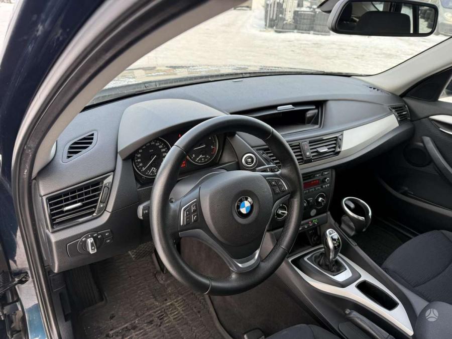 Zils BMW X1 2013 Marijampole, ar dzinēja tilpumu 2.00 L un nobraukumu 282 tūkst. km par 7500 €, foto 11 vietnē AUTOMOTO.COM.LV