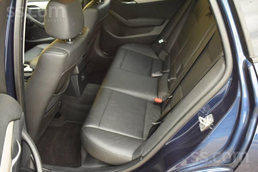 Zils BMW X1 2013 Talsi, ar dzinēja tilpumu 2.00 L un nobraukumu 229 tūkst. km par 8300 €, foto 9 vietnē AUTOMOTO.COM.LV