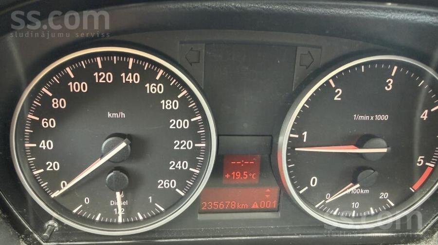 Zils BMW X1 2013 Liepāja, ar dzinēja tilpumu 2.00 L un nobraukumu 236 tūkst. km par 9000 €, foto 17 vietnē AUTOMOTO.COM.LV