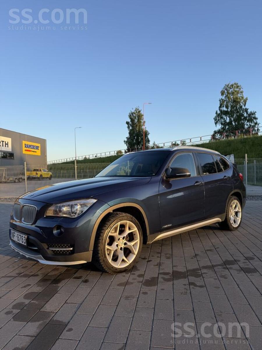 Zils BMW X1 2014 Daugavpils, ar dzinēja tilpumu 2.00 L un nobraukumu 310 tūkst. km par 7900 €, foto 1 vietnē AUTOMOTO.COM.LV