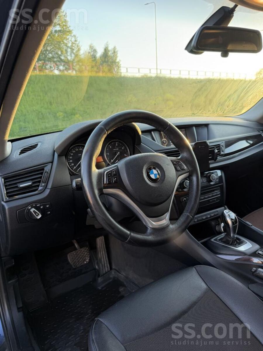 Zils BMW X1 2014 Daugavpils, ar dzinēja tilpumu 2.00 L un nobraukumu 310 tūkst. km par 7900 €, foto 8 vietnē AUTOMOTO.COM.LV