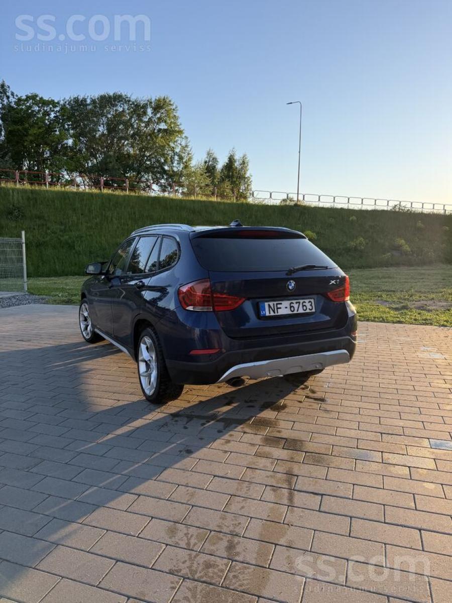 Zils BMW X1 2014 Daugavpils, ar dzinēja tilpumu 2.00 L un nobraukumu 310 tūkst. km par 7900 €, foto 10 vietnē AUTOMOTO.COM.LV