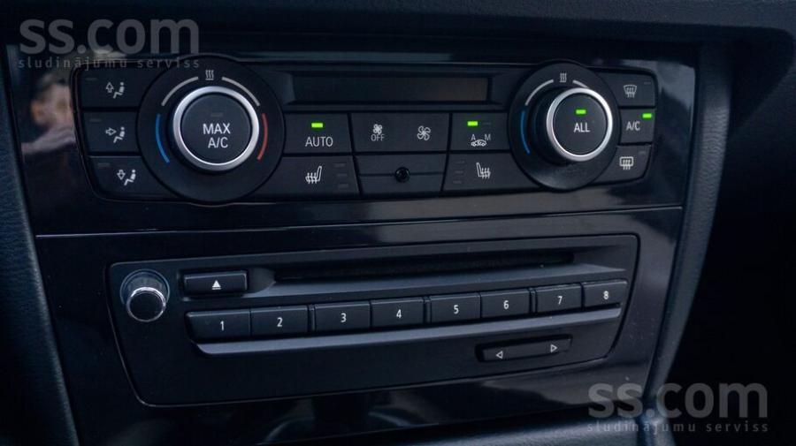 Zils BMW X1 2014 Rīga, ar dzinēja tilpumu 2.00 L un nobraukumu 269 tūkst. km par 10190 €, foto 18 vietnē AUTOMOTO.COM.LV