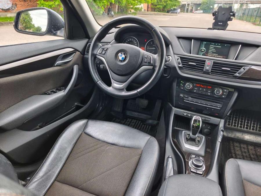 Zils BMW X1 2014 Šauļi, ar dzinēja tilpumu 2.00 L un nobraukumu 180 tūkst. km par 9500 €, foto 9 vietnē AUTOMOTO.COM.LV
