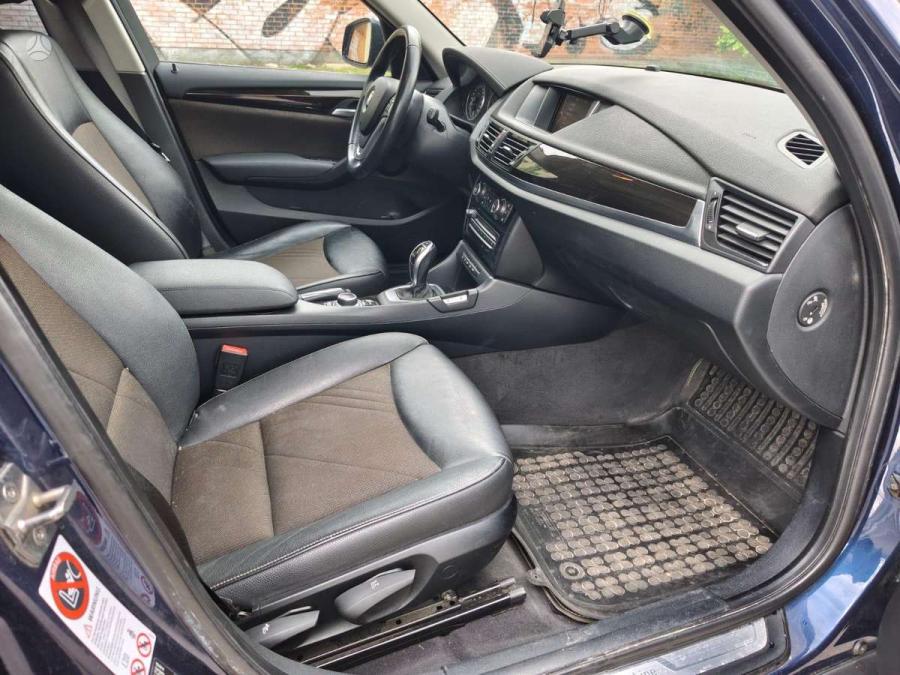 Zils BMW X1 2014 Šauļi, ar dzinēja tilpumu 2.00 L un nobraukumu 180 tūkst. km par 9500 €, foto 12 vietnē AUTOMOTO.COM.LV