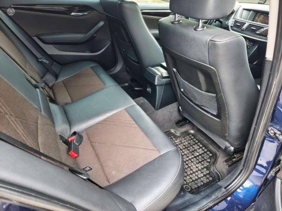 Zils BMW X1 2014 Šauļi, ar dzinēja tilpumu 2.00 L un nobraukumu 180 tūkst. km par 9500 €, foto 14 vietnē AUTOMOTO.COM.LV
