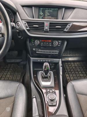 Zils BMW X1 2014 Šauļi, ar dzinēja tilpumu 2.00 L un nobraukumu 180 tūkst. km par 9500 €, foto 20 vietnē AUTOMOTO.COM.LV