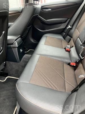 Zils BMW X1 2015 Talsi, ar dzinēja tilpumu 2.00 L un nobraukumu 210 tūkst. km par 10999 €, foto 17 vietnē AUTOMOTO.COM.LV