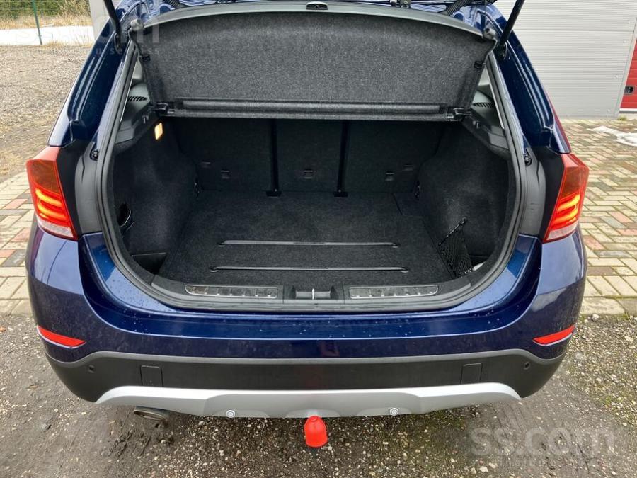 Zils BMW X1 2015 Talsi, ar dzinēja tilpumu 2.00 L un nobraukumu 210 tūkst. km par 10999 €, foto 18 vietnē AUTOMOTO.COM.LV