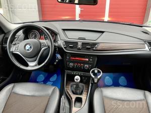 Zils BMW X1 2015 Talsi, ar dzinēja tilpumu 2.00 L un nobraukumu 210 tūkst. km par 10999 €, foto 21 vietnē AUTOMOTO.COM.LV