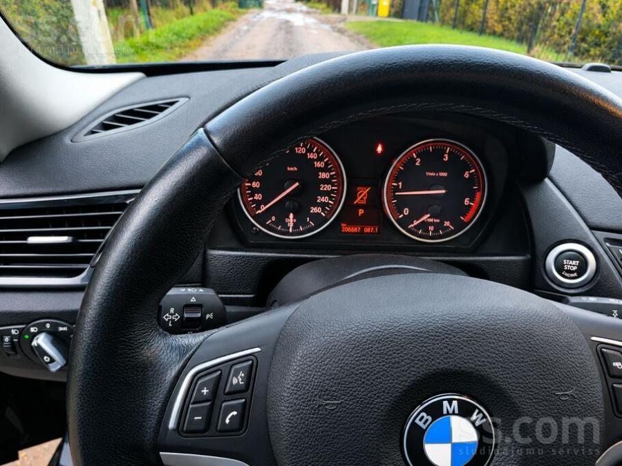 Zils BMW X1 2015 Jelgava, ar dzinēja tilpumu 2.00 L un nobraukumu 201 tūkst. km par 9400 €, foto 13 vietnē AUTOMOTO.COM.LV