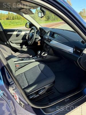 Zils BMW X1 2015 Jelgava, ar dzinēja tilpumu 2.00 L un nobraukumu 312 tūkst. km par 6200 €, foto 9 vietnē AUTOMOTO.COM.LV
