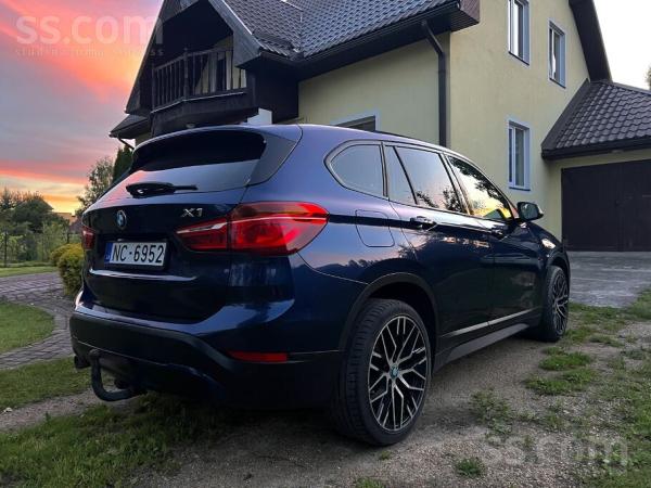 Blue BMW X1 2016 in Riga, with an engine capacity of 1.50 L and mileage of 302 thousand km for 11999 €, photo 2 on AUTOMOTO.COM.LV