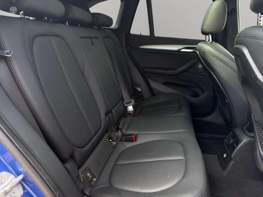 Blue BMW X1 2016 in Kaunas, with an engine capacity of 2.00 L and mileage of 199 thousand km for 14299 €, photo 11 on AUTOMOTO.COM.LV