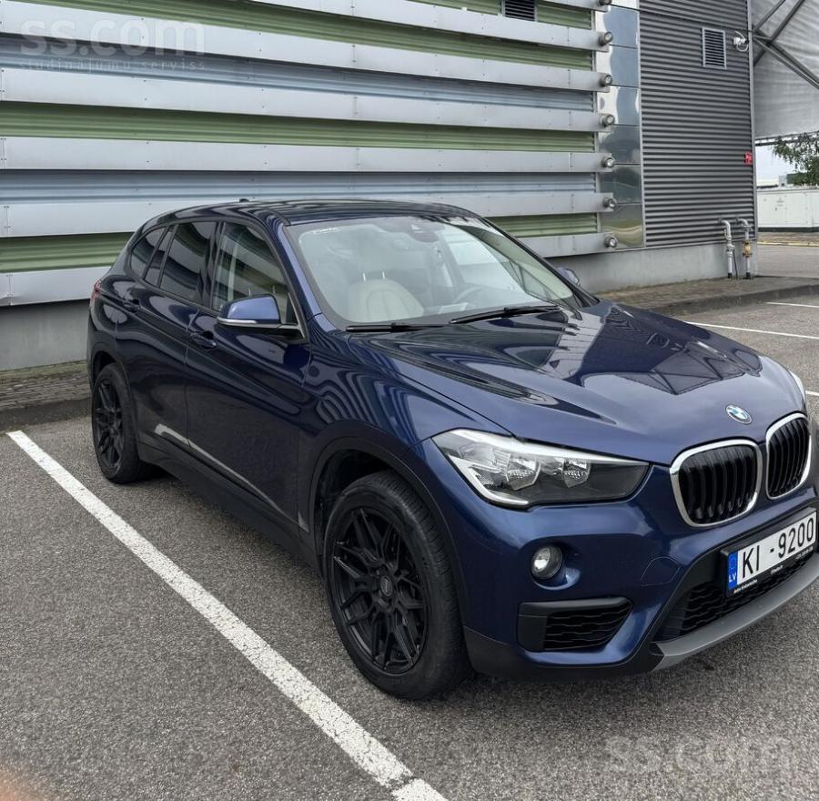Zils BMW X1 2017 Rīga, ar dzinēja tilpumu 1.50 L un nobraukumu 239 tūkst. km par 11500 €, foto 3 vietnē AUTOMOTO.COM.LV