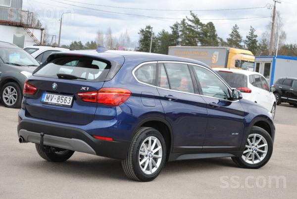 Zils BMW X1 2017 Rīga, ar dzinēja tilpumu 2.00 L un nobraukumu 290 tūkst. km par 12990 €, foto 2 vietnē AUTOMOTO.COM.LV