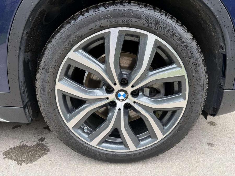 Blue BMW X1 2018 in Kaunas, with an engine capacity of 2.00 L and mileage of 50 thousand km for 15950 €, photo 9 on AUTOMOTO.COM.LV