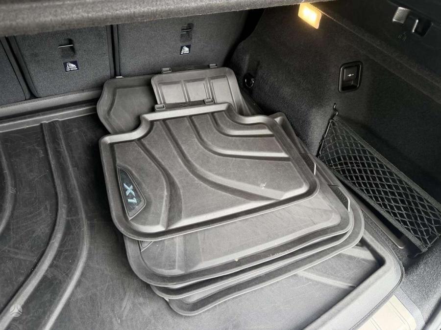 Blue BMW X1 2018 in Kaunas, with an engine capacity of 2.00 L and mileage of 50 thousand km for 15950 €, photo 15 on AUTOMOTO.COM.LV